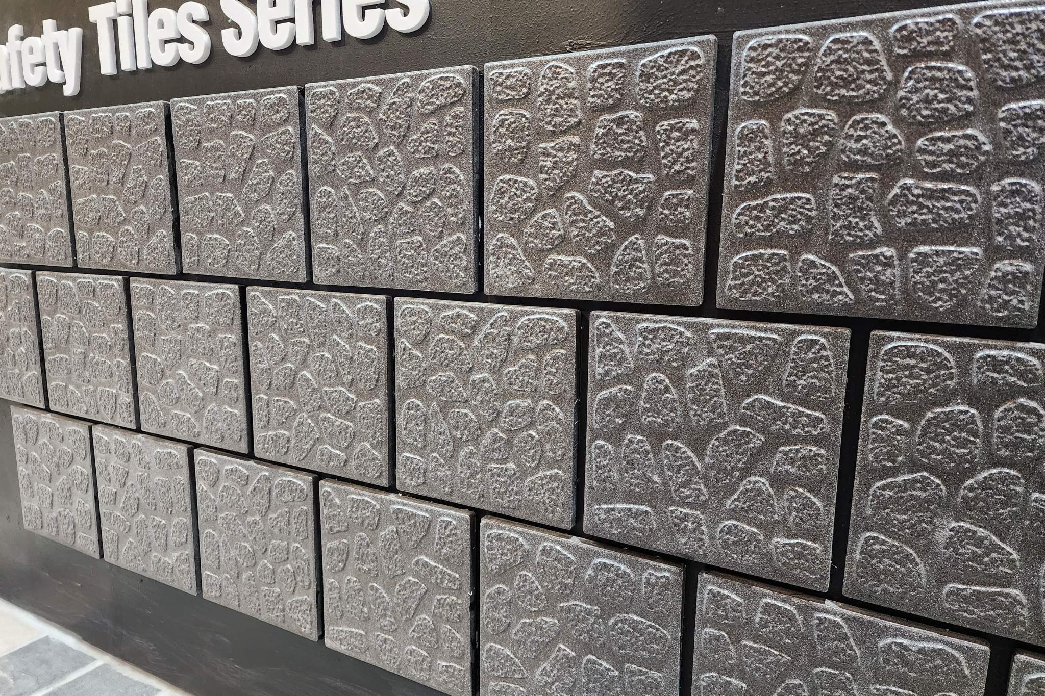 Safety Tiles - กระเบื้องบีเซน Bezen Ceramic Tile